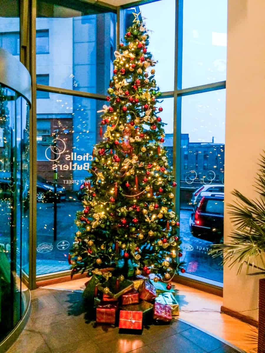 How To Dress The Perfect Christmas Tree - Eventologists