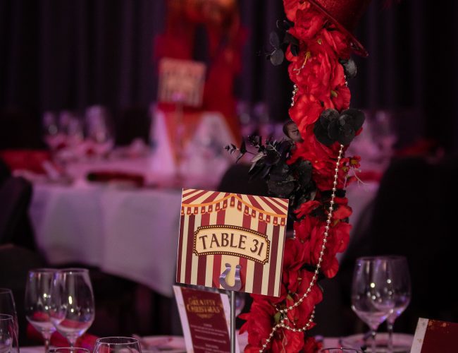 Glitter Top Hat Table Centres - Eventologists