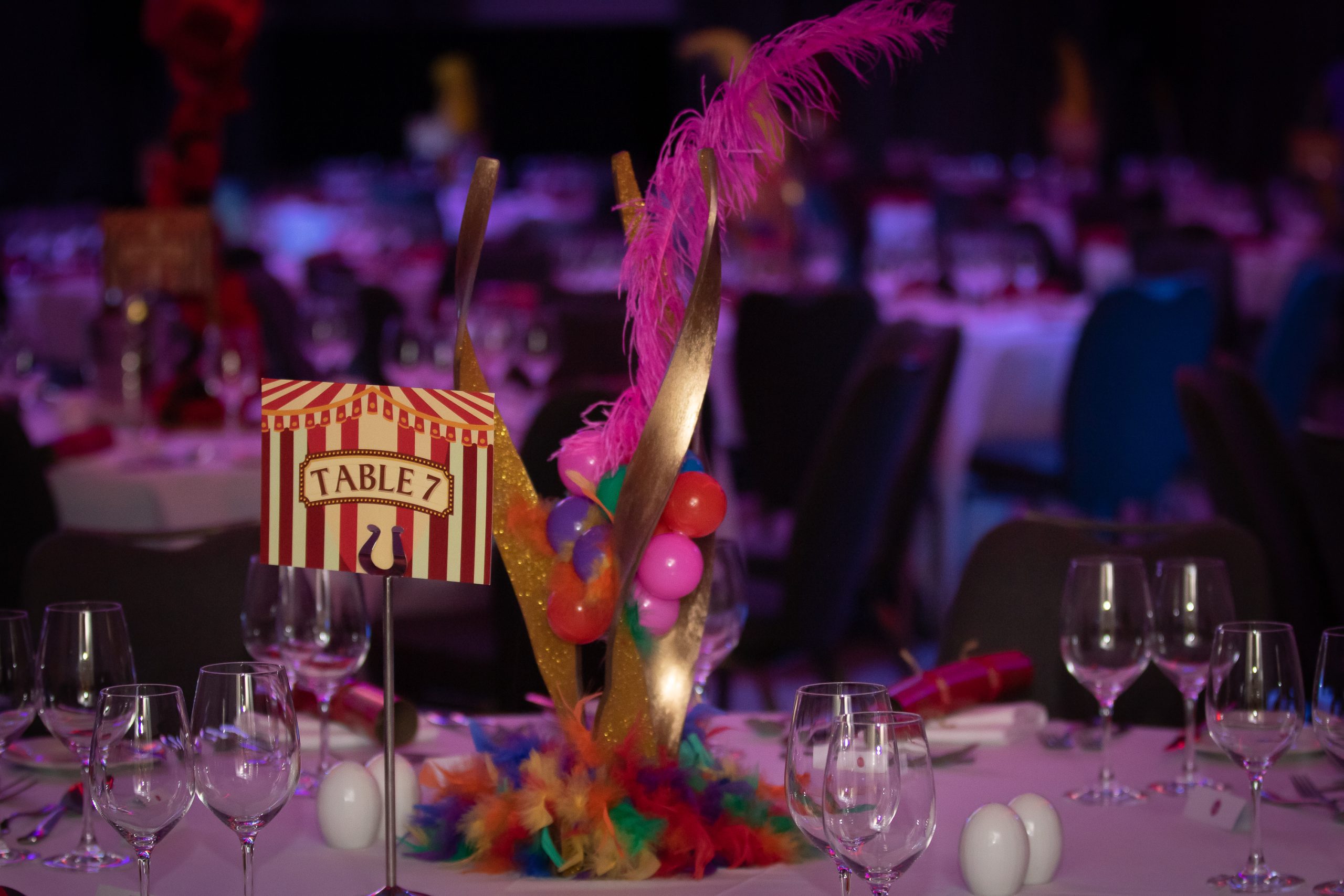 Juggling Ball Swirl Table Centre - Eventologists