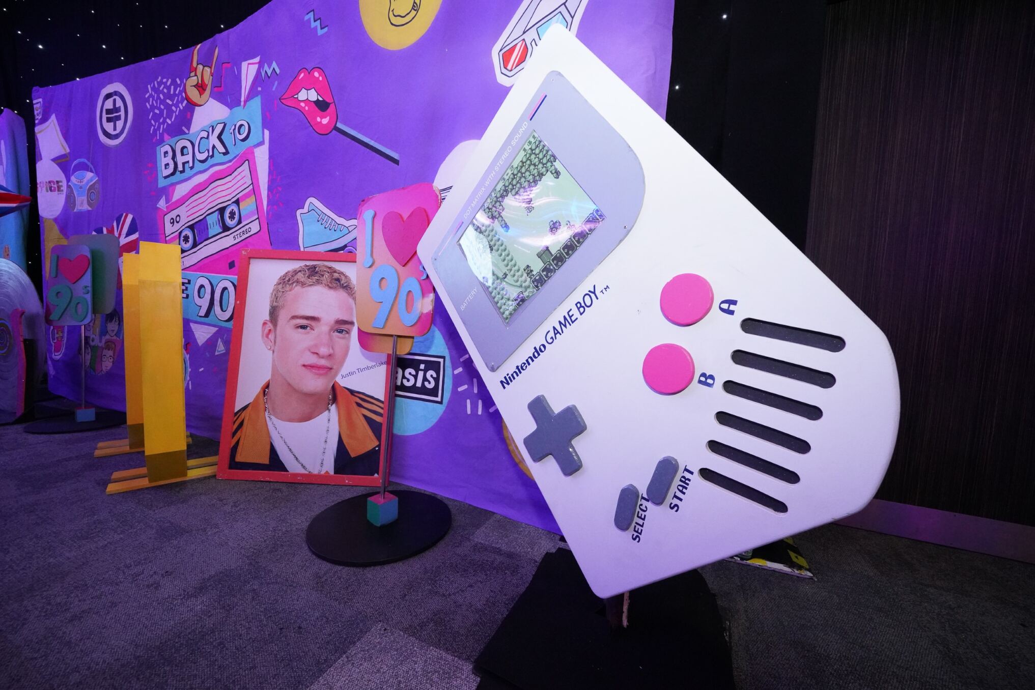How To Turn Back Time With a 90s Themed Party - Eventologists