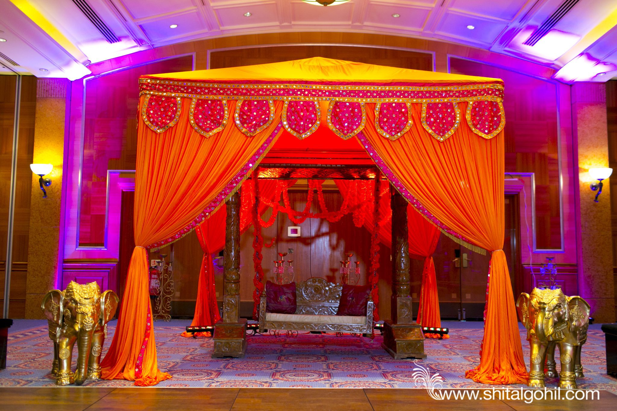 How to Host an Arabian Nights Themed Party - Eventologists