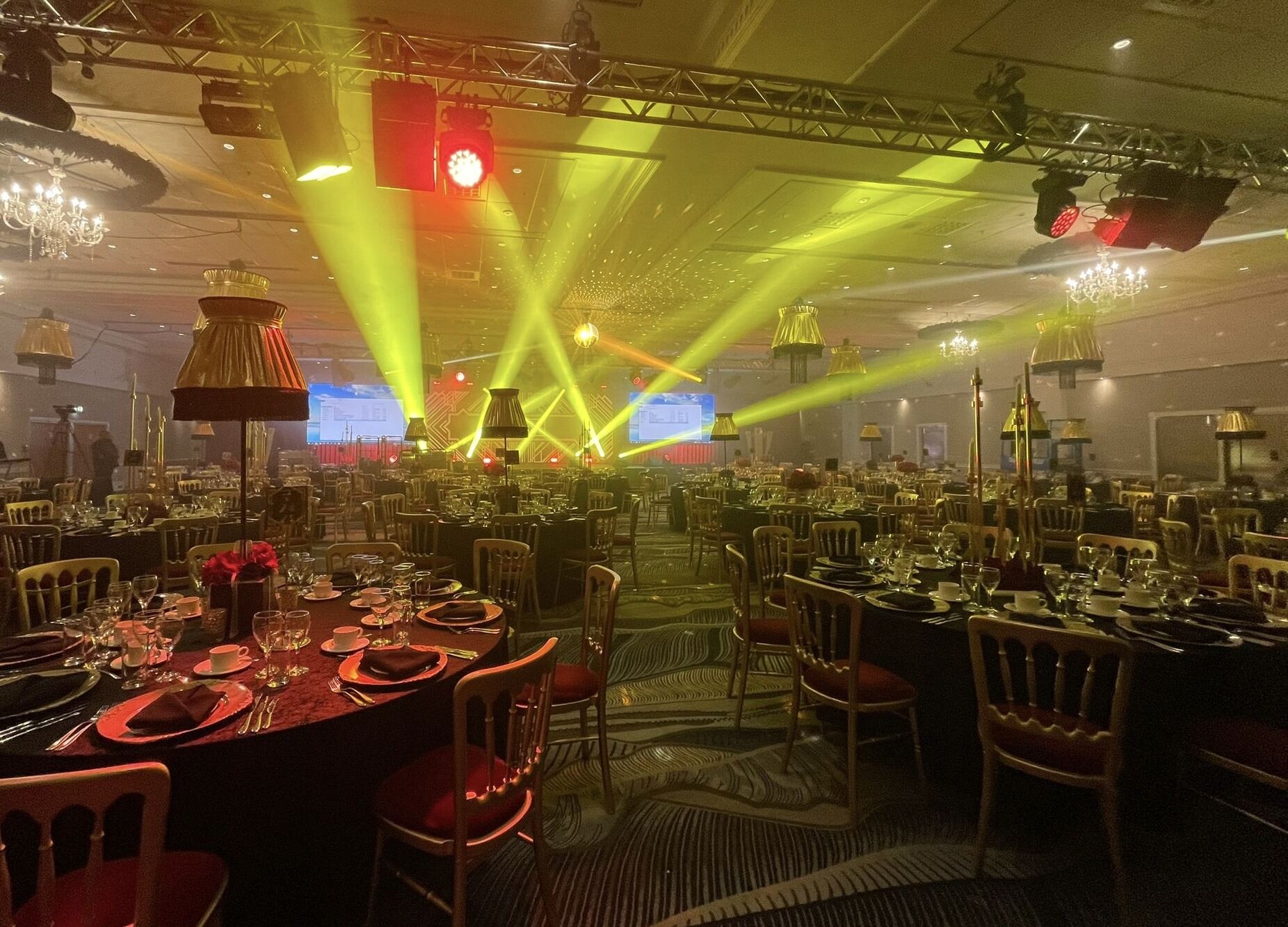 Glitz and Glam Party Theme | Eventologists